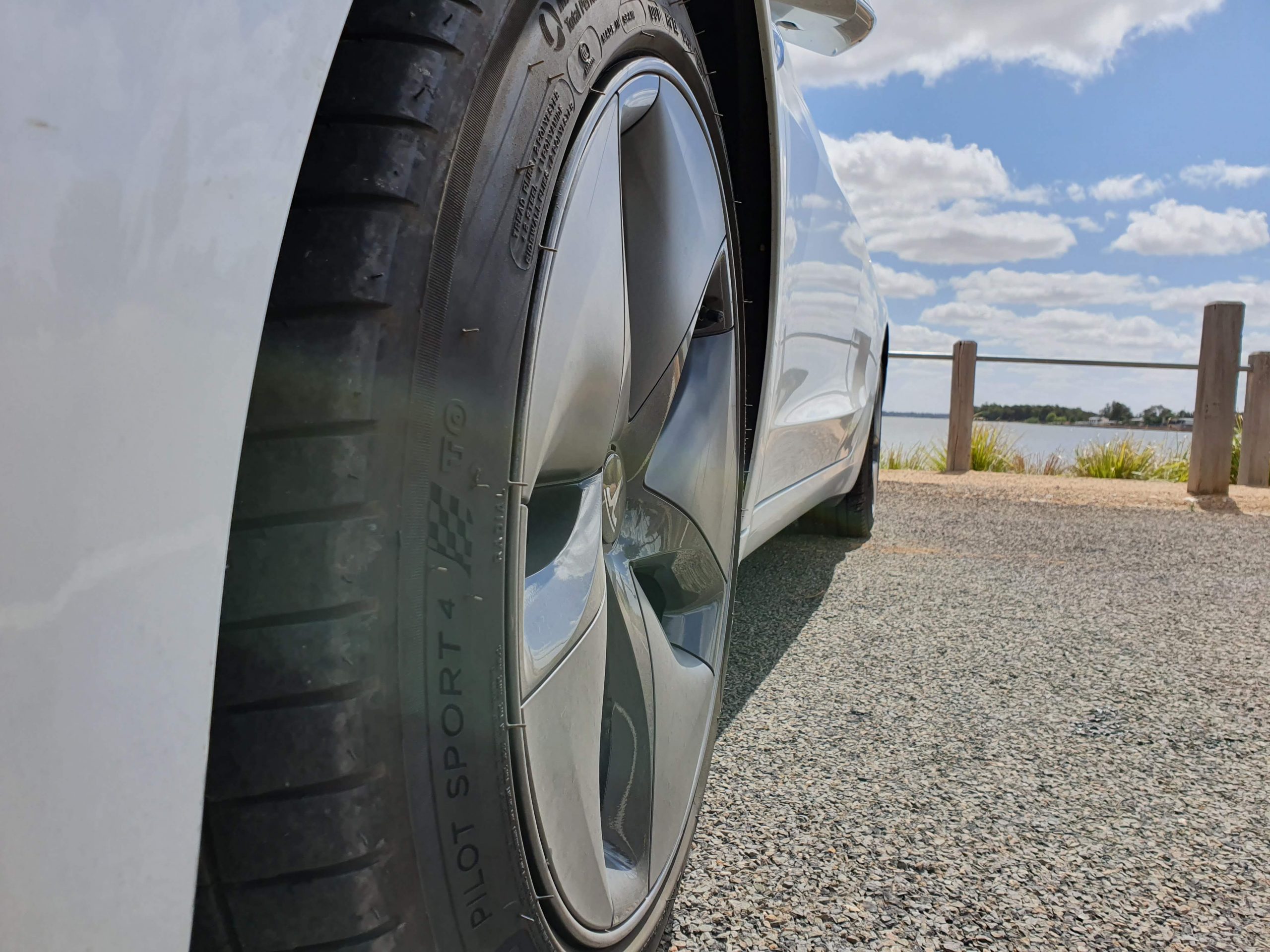 tesla-s-referral-program-isn-t-generous-enough-techau